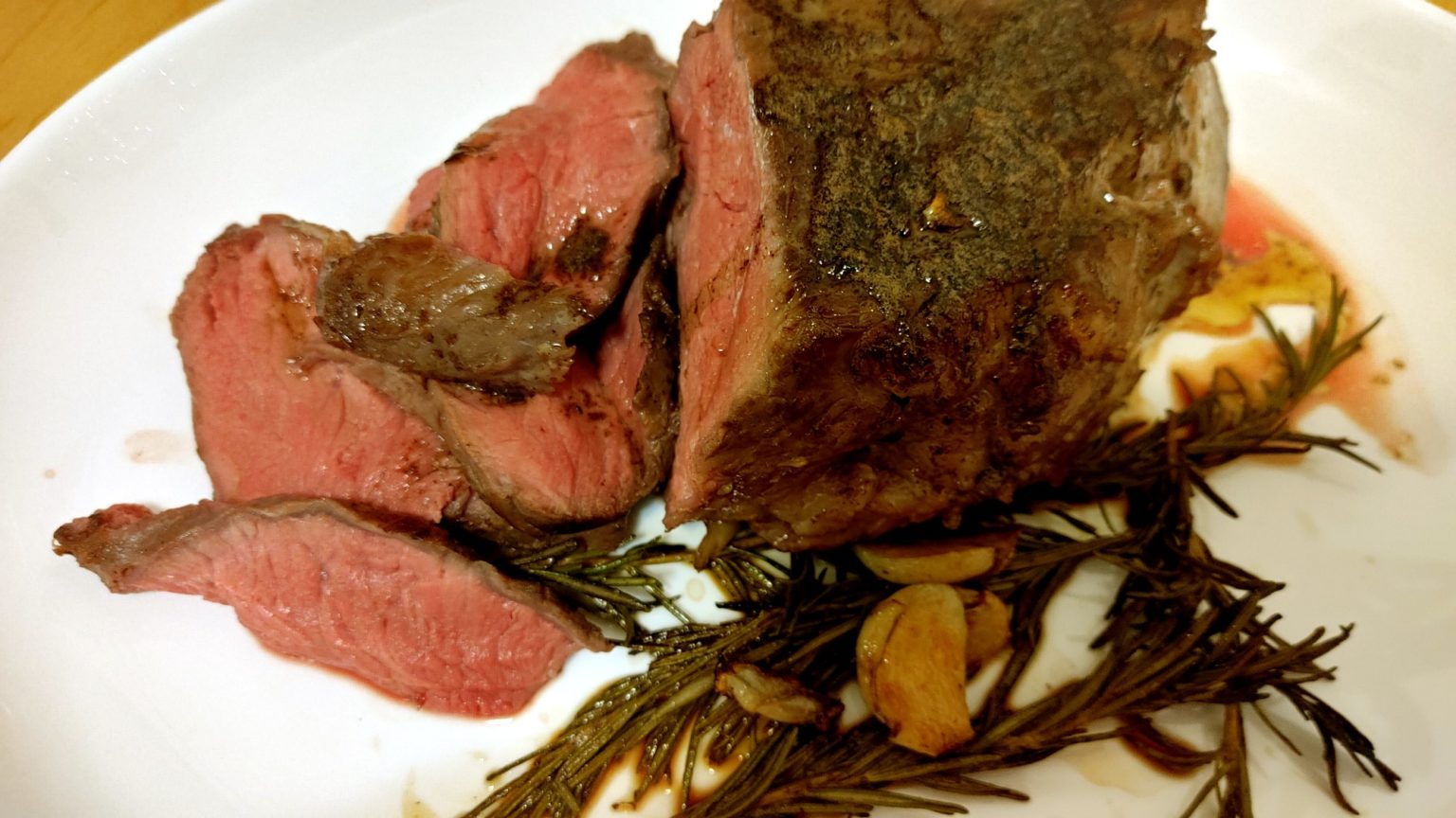 Sous Vide Roast Beef with Rosemary - The Good Plate